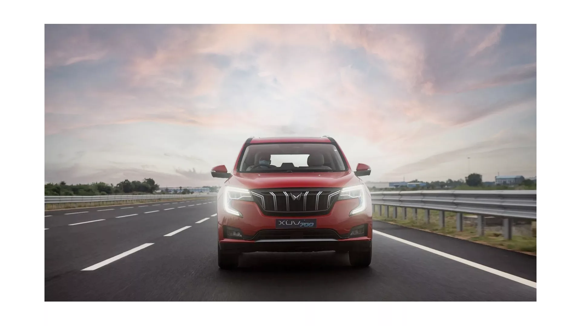 Mahindra XUV700 - Colours, Features, Safety, Price & Images